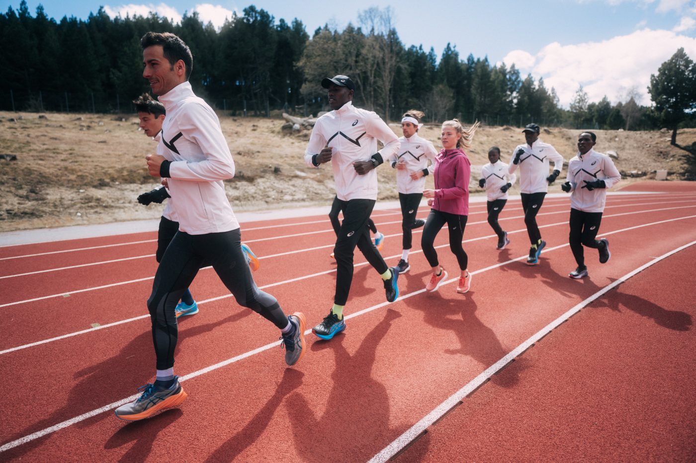 ASICS - CHOJO FONT ROMEU - GROUP - TRACK TRAINING - Dis-leur